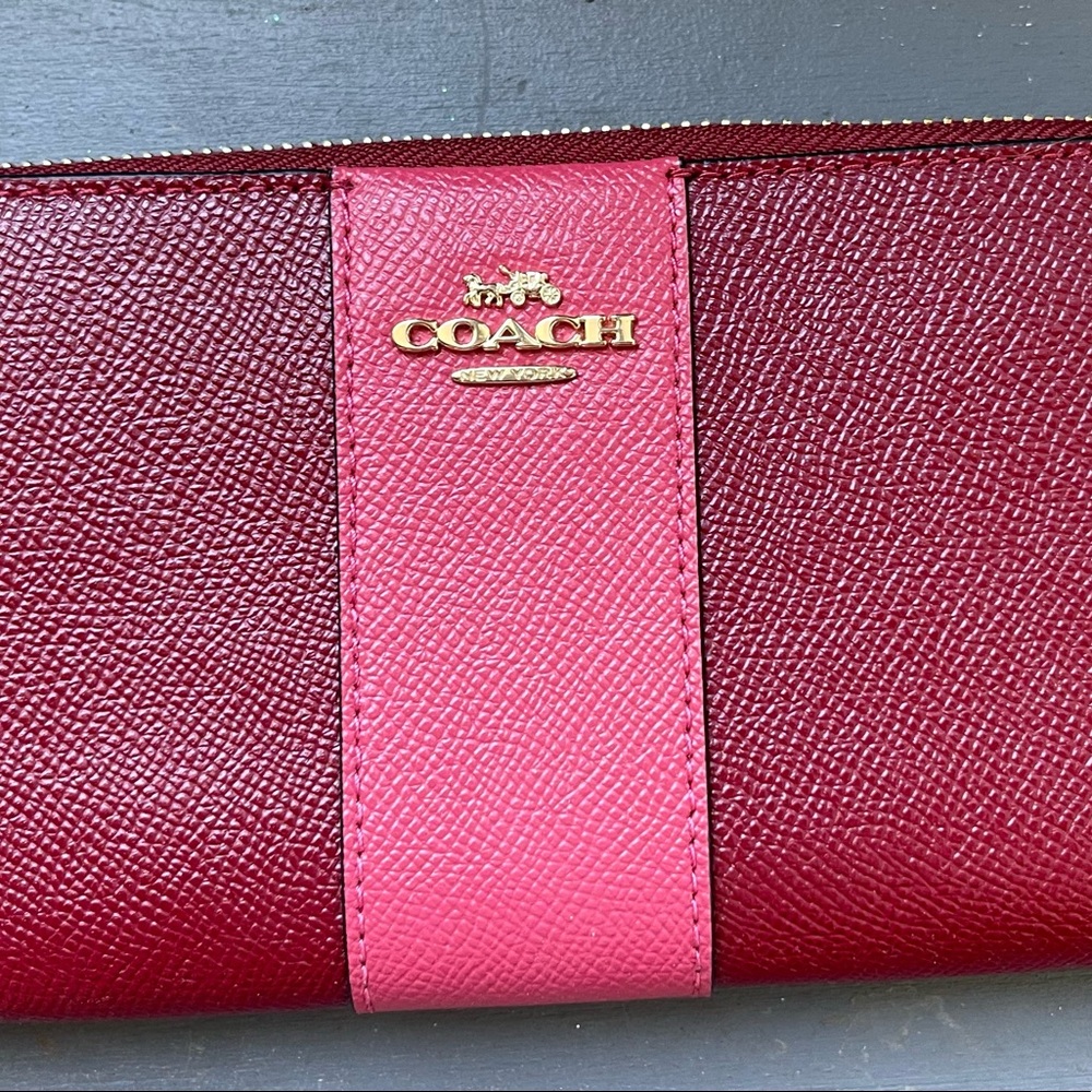 Red And Pink Coach Zipper Wallet - Gem